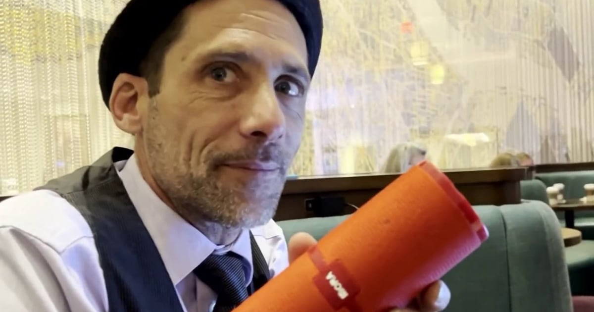 Magician says Democratic operative paid him to make fake Biden robocall