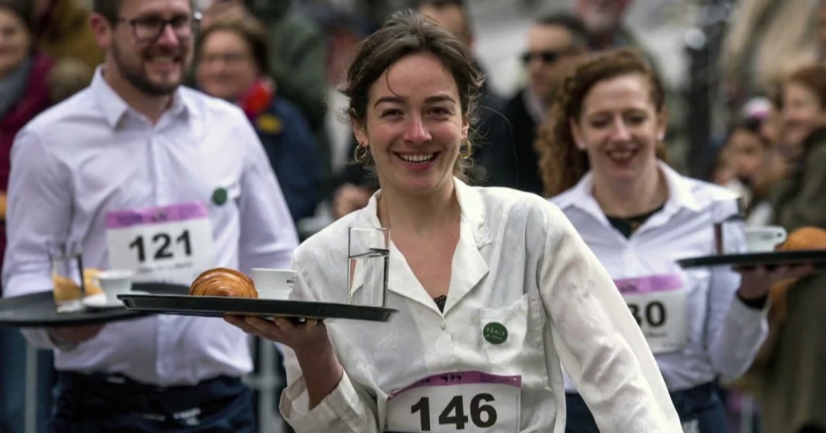 Famed waiters' run returns to Paris