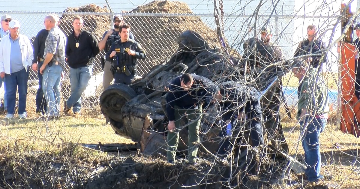 Car found in Illinois river connected to 1976 cold case disappearance