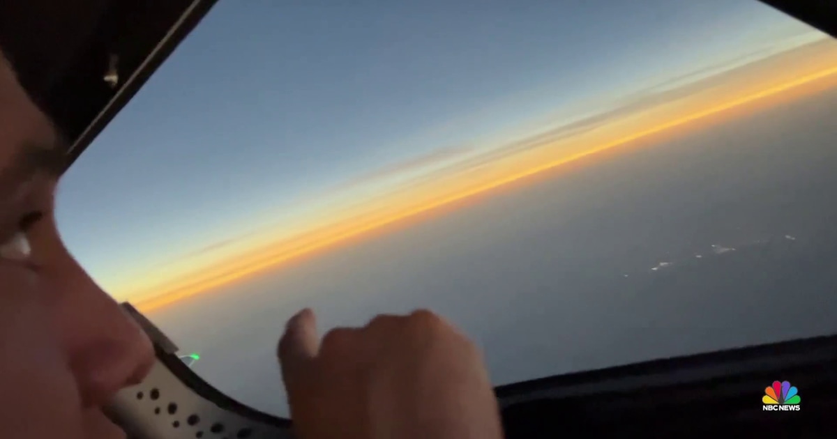 Amazing view of the eclipse from 20,000 feet above