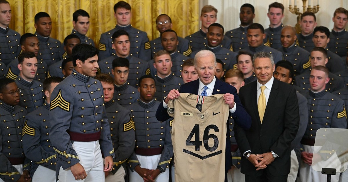 Biden presents Commander-in-Chief's Trophy to the Army Black Knights