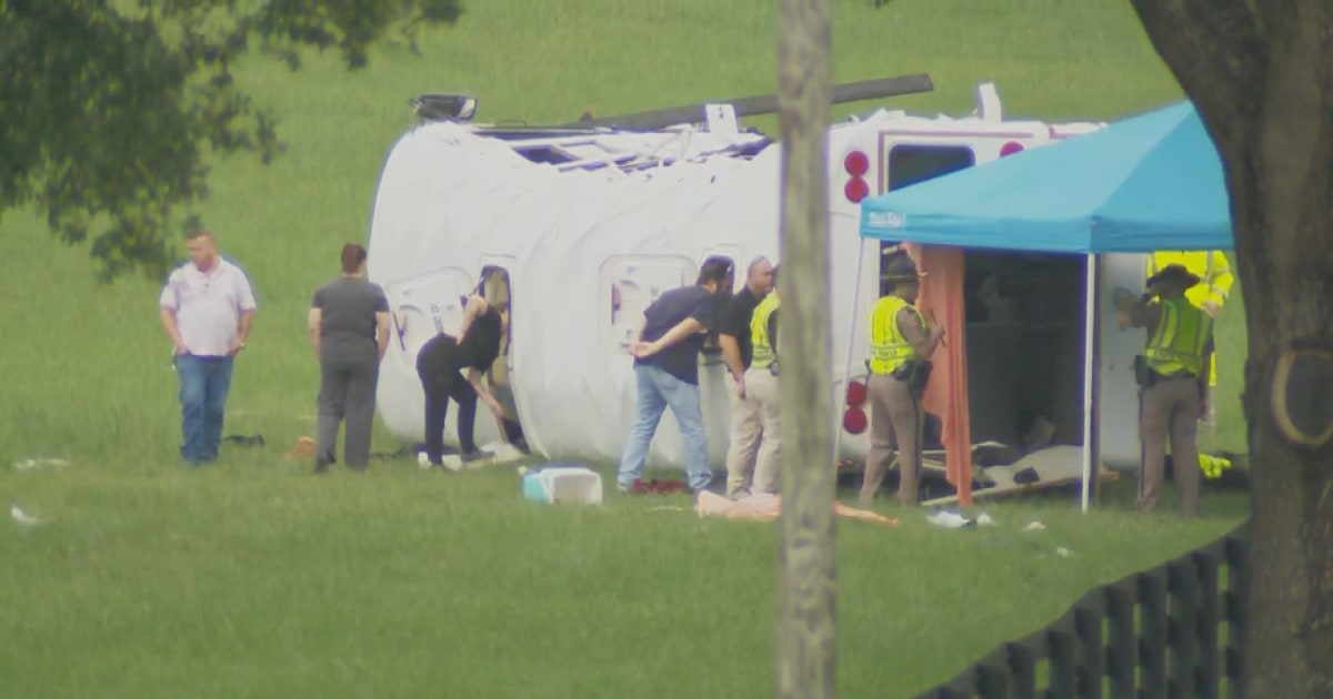 Video shows aftermath of deadly Florida bus crash