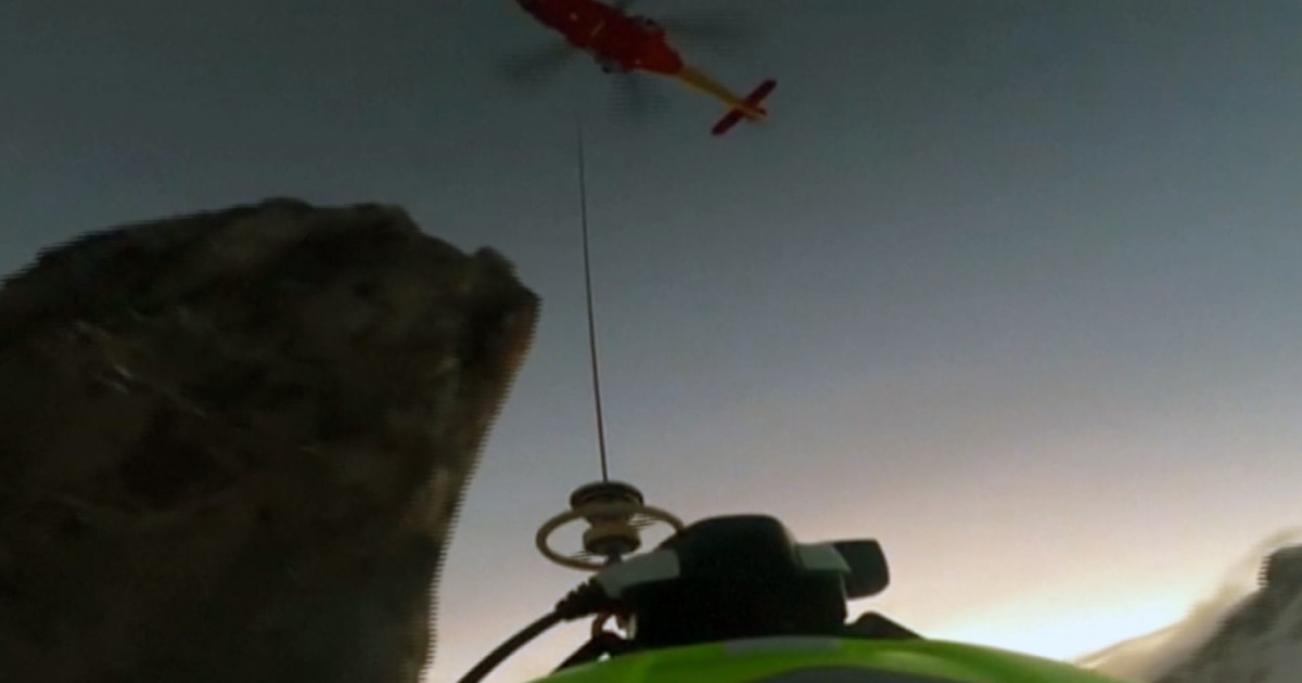 Watch: Rescuers save stranded climbers on Italian mountainside