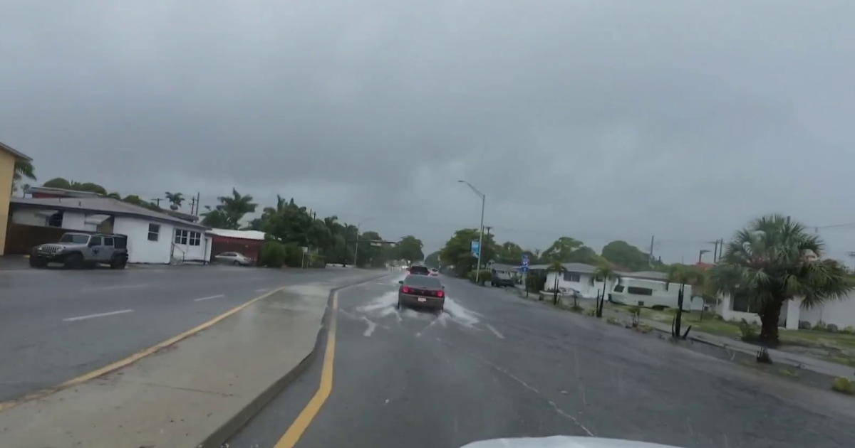 Record rainfall drenches Florida