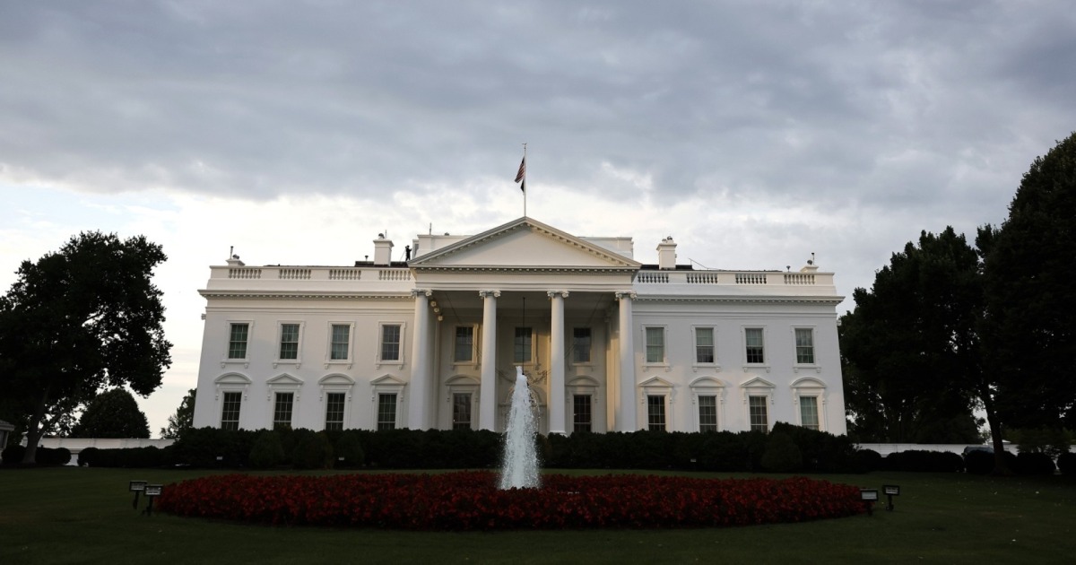 Dramatic split-screen moment for Republicans and Democrats