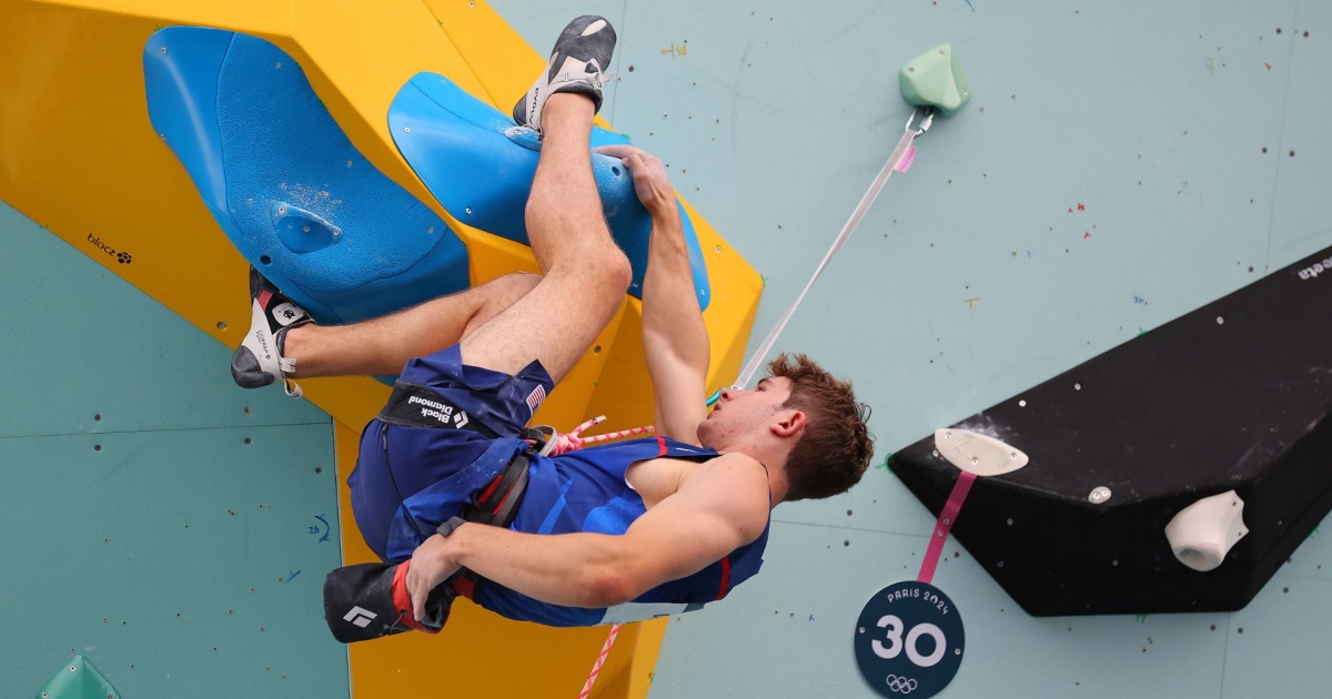 American climber Colin Duffy ascends lead route in combined final