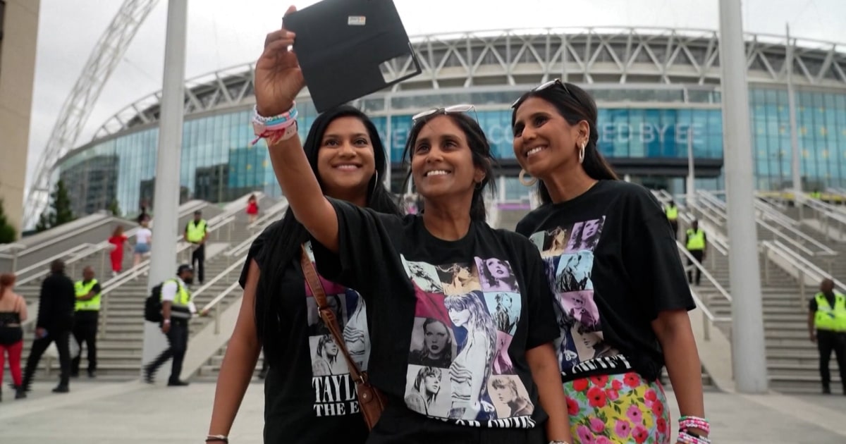 Taylor Swift's first show since terror plot in Vienna sees strong security