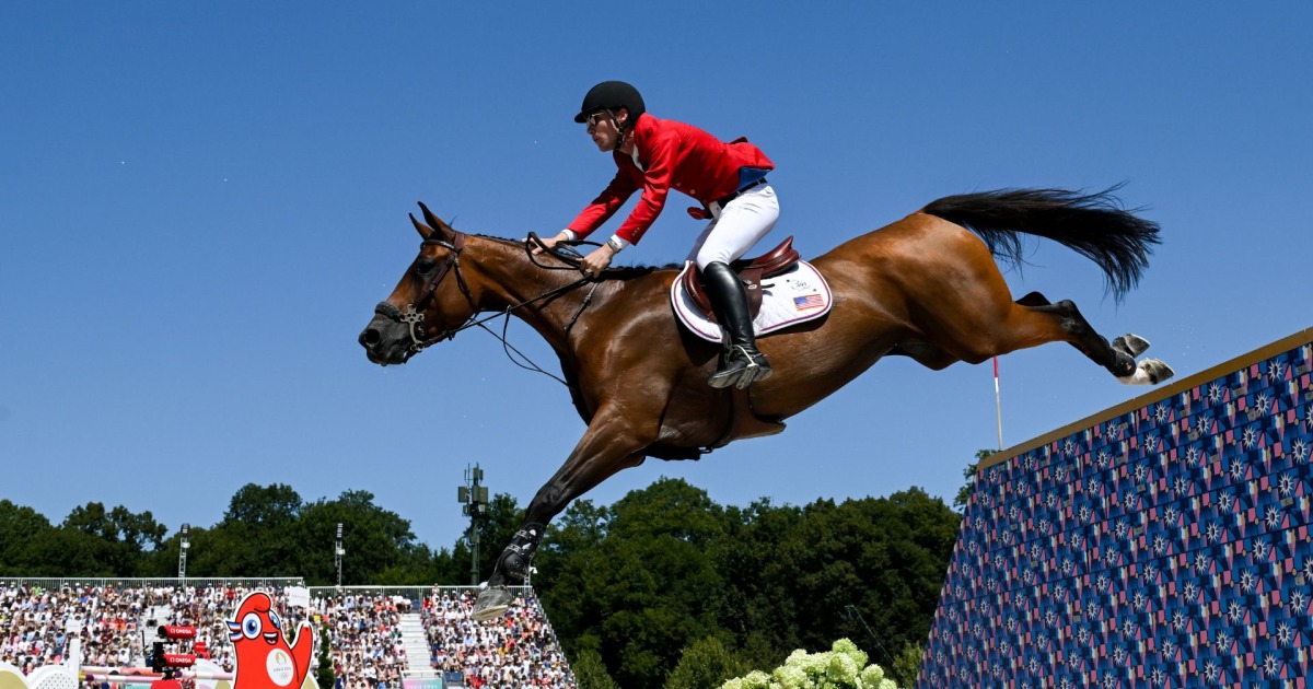 Julien Epaillard, Karl Cook top first round of individual jumping qualifier