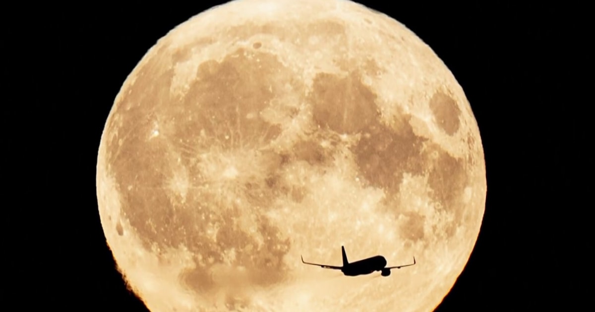 What is a supermoon eclipse and when is it visible?