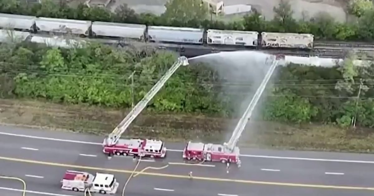 Ohio chemical leak contained, but fear of explosion remains