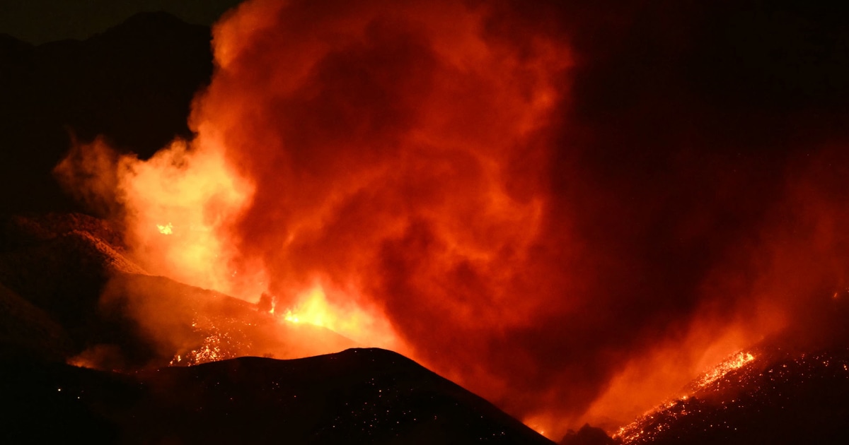 Airport Fire rages in southern California