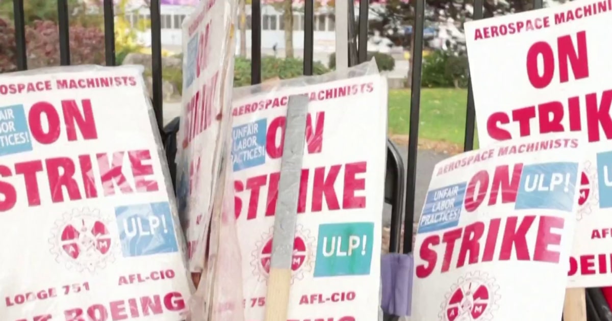 Boeing strike extended as union rejects contract