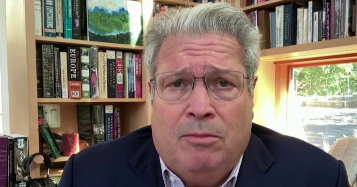 ‘Premature capitulation’: WaPo editor Robert Kagan resigns in protest