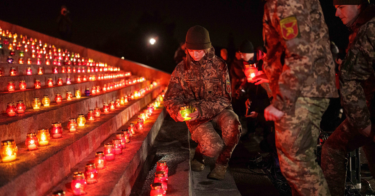 Kyiv residents light 1,000 candles to mark 1,000 days of Ukraine war