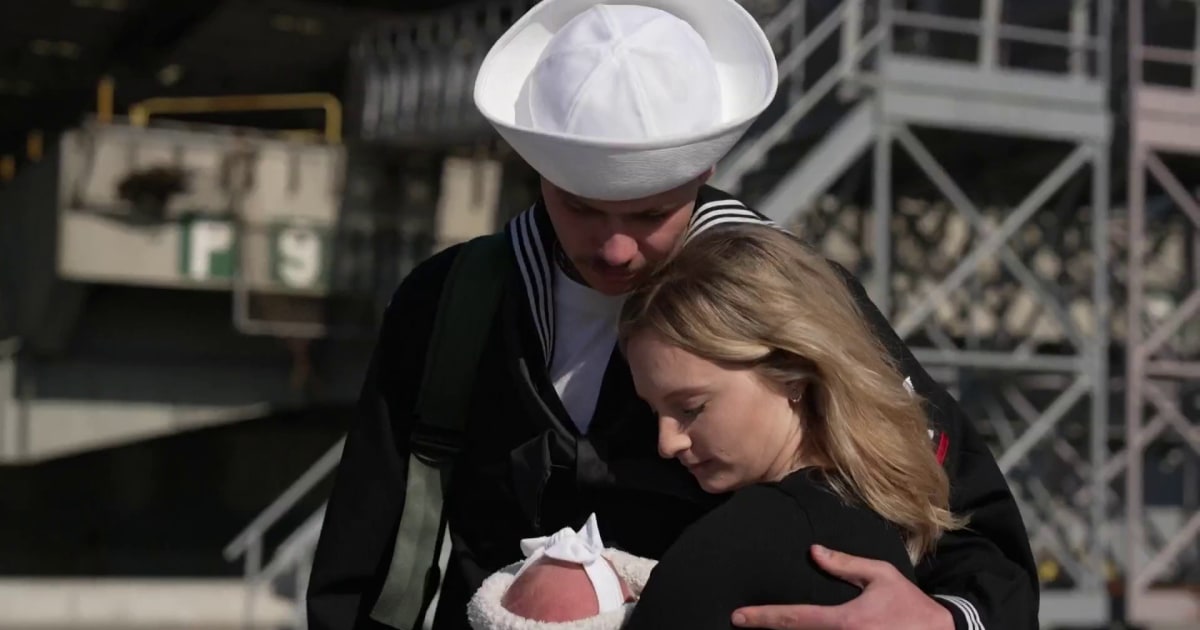 3,500 U.S. Navy sailors, service members reunite with families ahead of ...