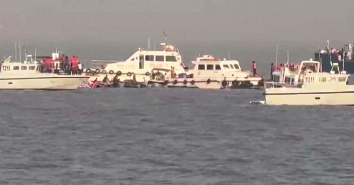 Speedboat crash into ferry leaves multiple dead in Mumbai, India