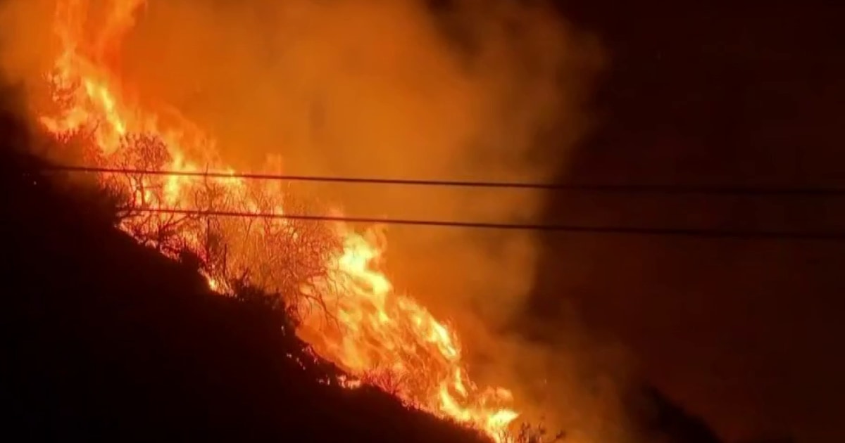 Fire crews making progress against Sunset Fire in Hollywood Hills