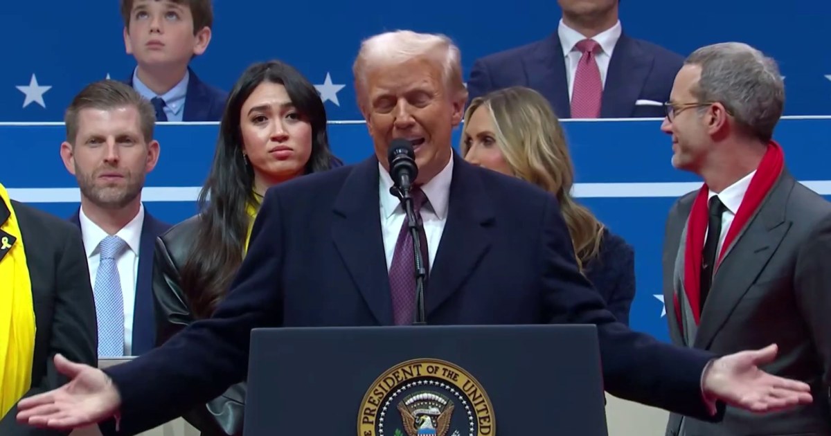 Trump delivers remarks during inauguration parade