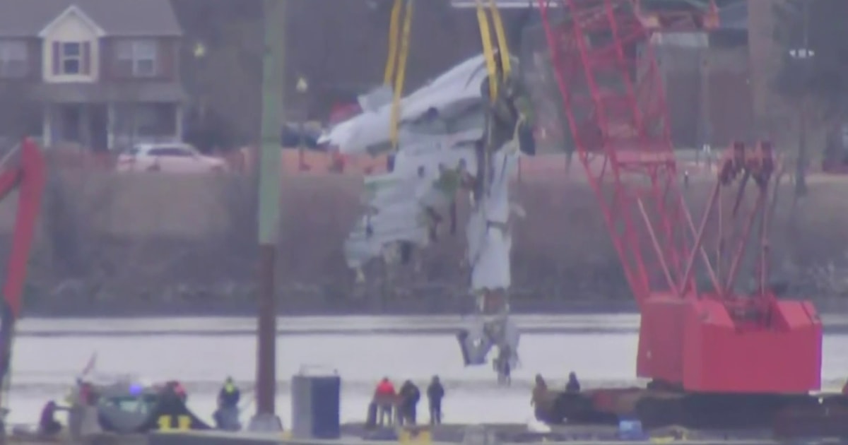 Salvage crews recover more wreckage from D.C. crash