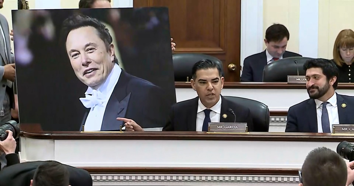Garcia uses photo of Musk as prop in first DOGE subcommittee hearing