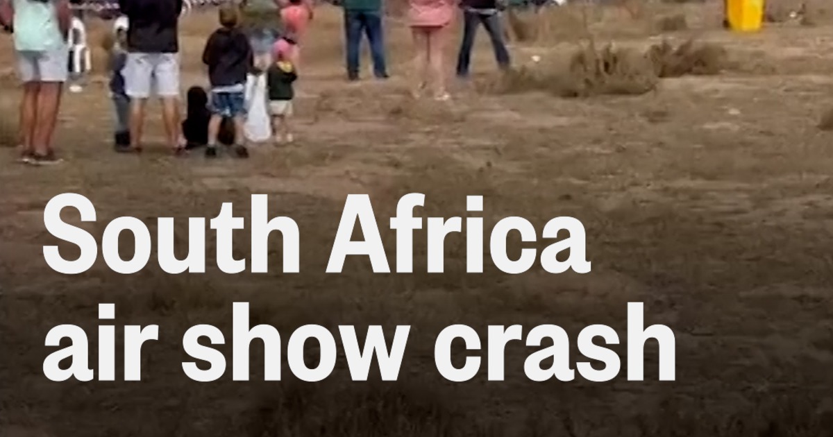 Pilot dies in South Africa air show plane crash