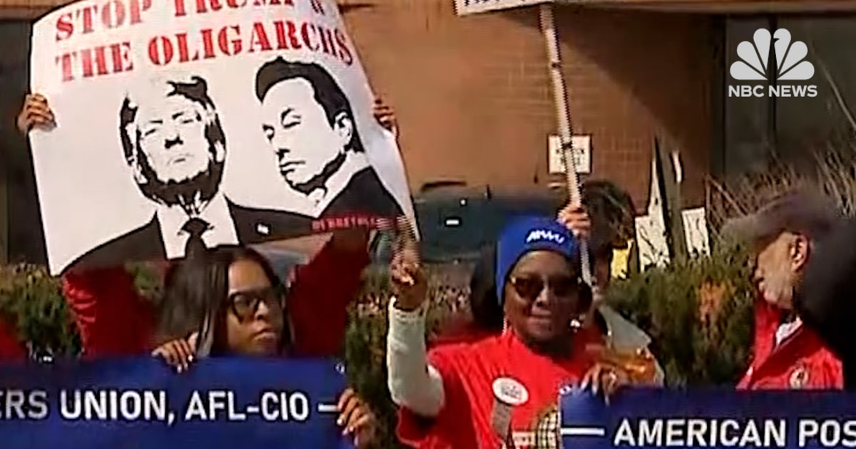 Protestors call for Postal Service to remain public