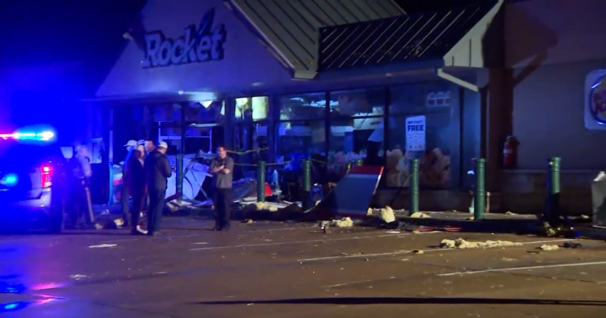 Missouri wakes up to widespread damage after overnight tornadoes and storms