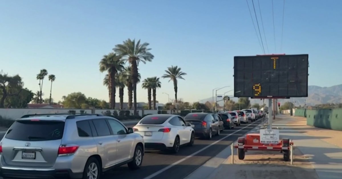 Coachella fans fight 12-hour traffic jam to get into festival