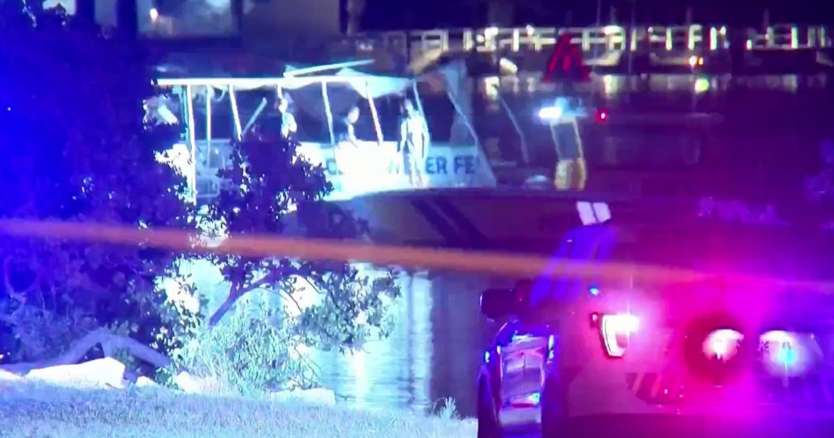 Video shows moment of impact after boat crashes into Florida ferry