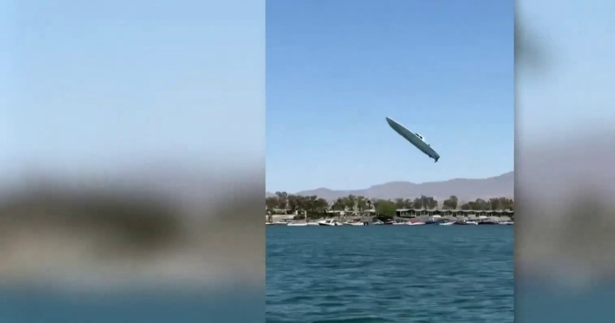 High-speed boat going over 200 mph crashes, drivers survive with minor ...