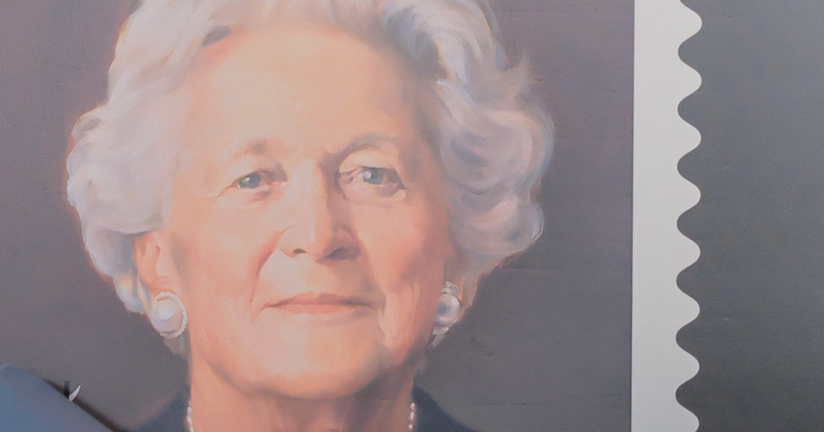 Melania Trump unveils Barbara Bush stamp