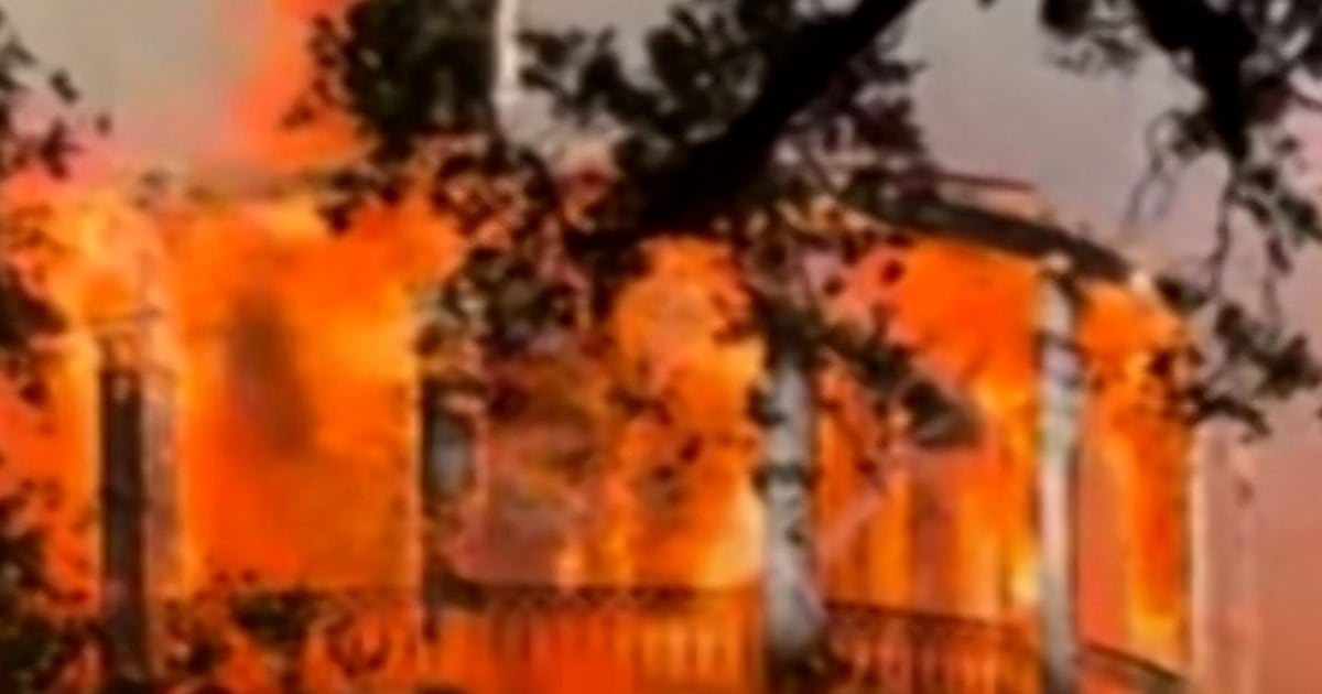 Fire destroys Louisiana plantation house