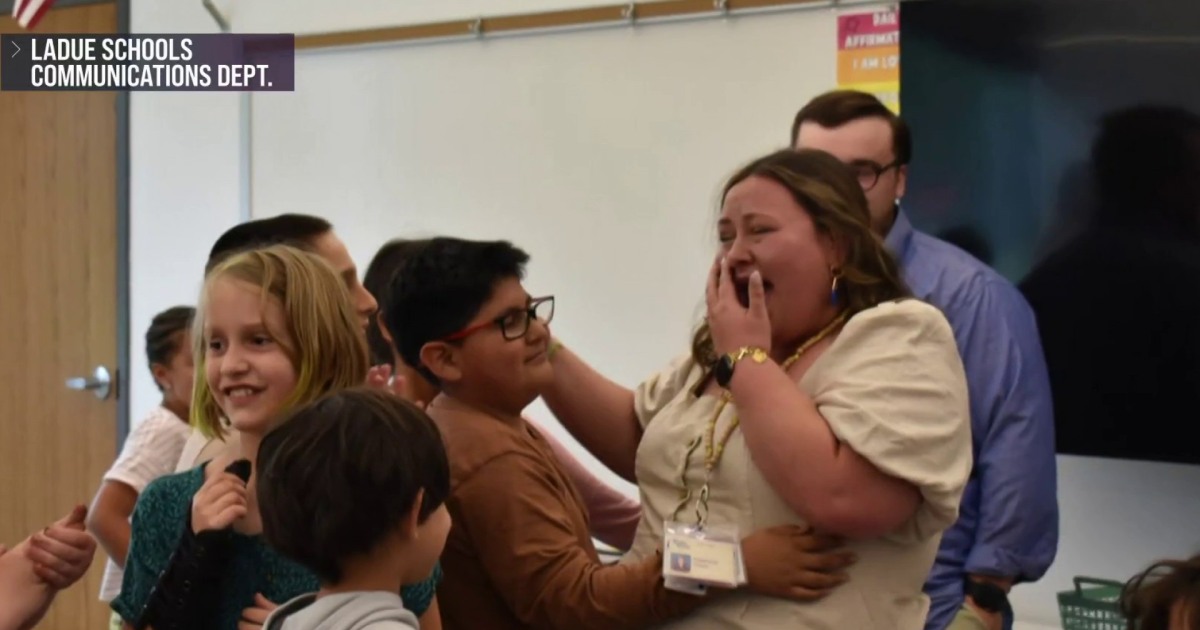 Good News: Students help with surprise classroom proposal for their teacher