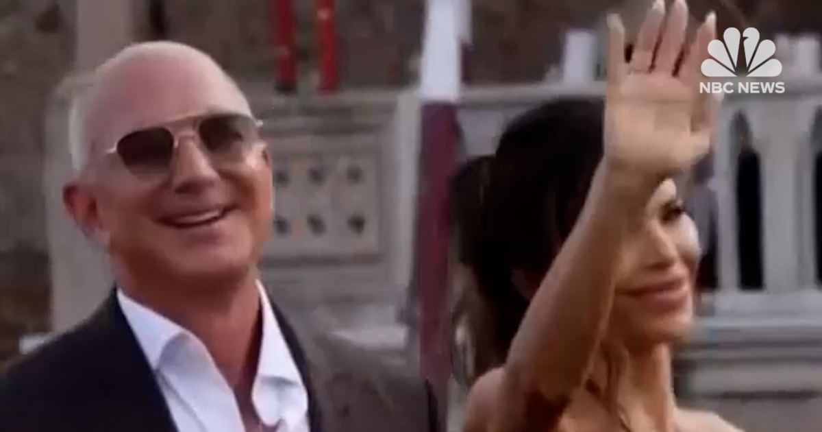 Amazon founder Jeff Bezos and Lauren Sanchez arrive in Venice for their ...
