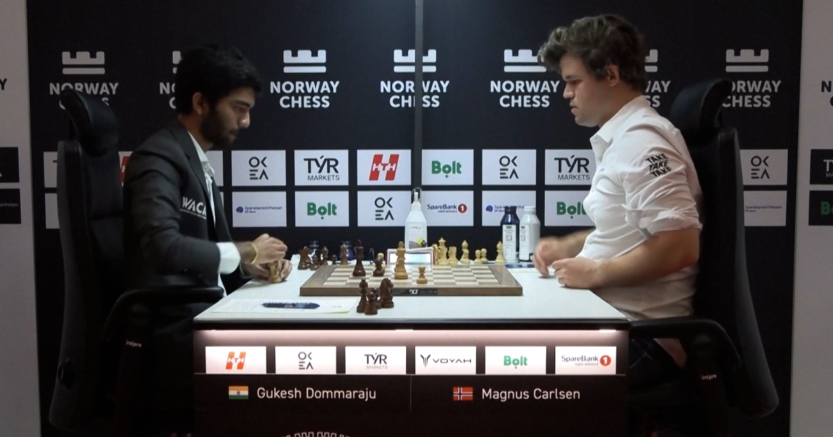 Chess champion Magnus Carlsen slams table after defeat