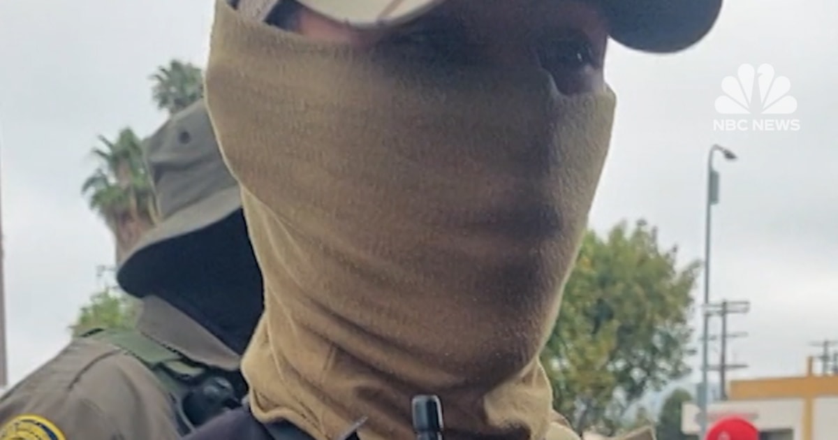 Inside the push to stop ICE from wearing masks on duty