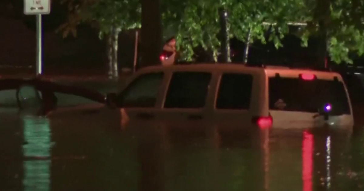 Sweeping flash floods devastate Midwest