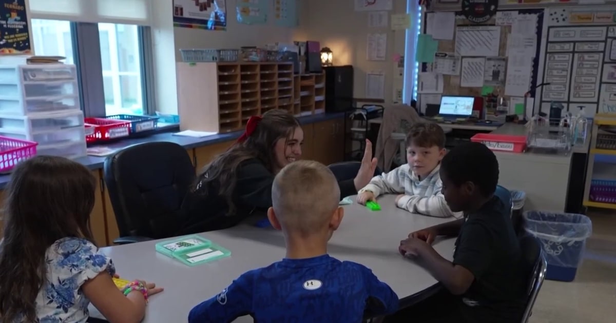 Pennsylvania pilot program gives high school students hands-on teaching ...