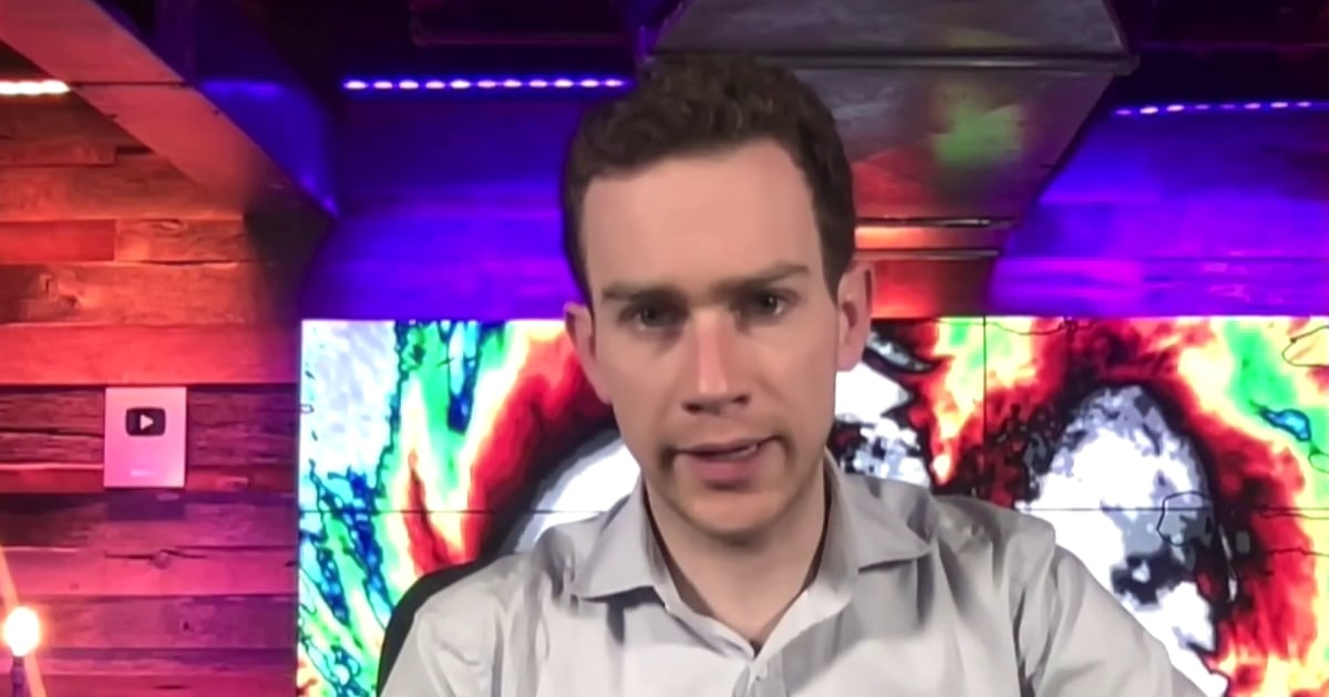 Storm chaser describes flying into eye of Hurricane Melissa