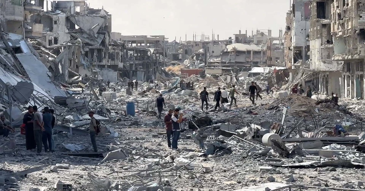 Displaced Gazans return home to ruins as ceasefire takes effect