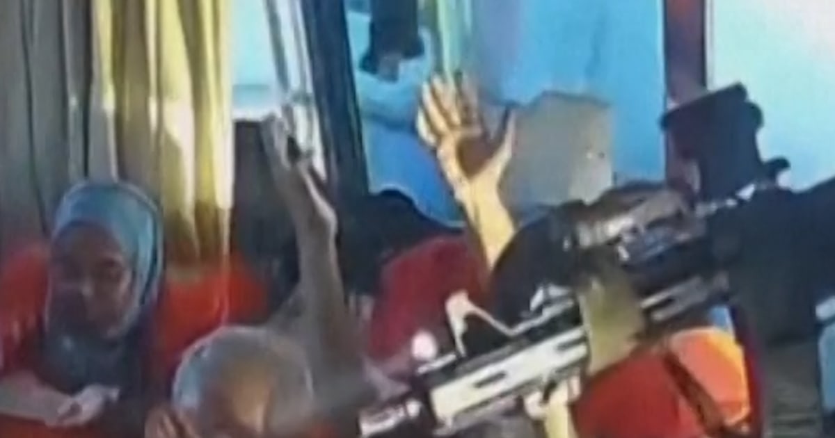 Israeli military intercept Gaza-bound aid flotilla