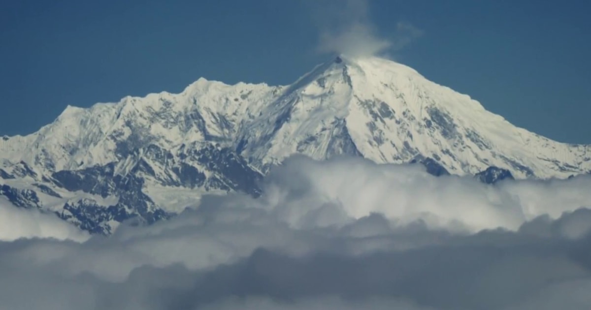 Avalanche in the Himalayas kills at least 7 climbers