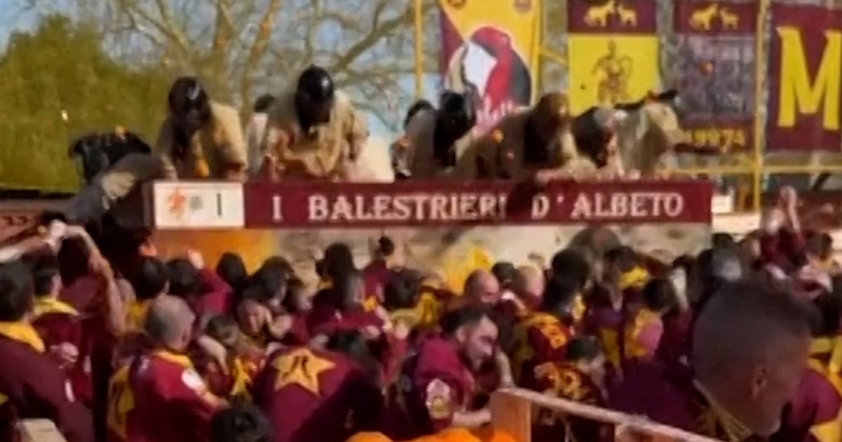 Thousands attend 'Battle of Oranges' food fight in Italy