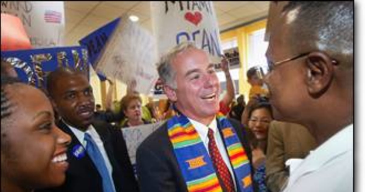 Dean gets help from Washington insiders