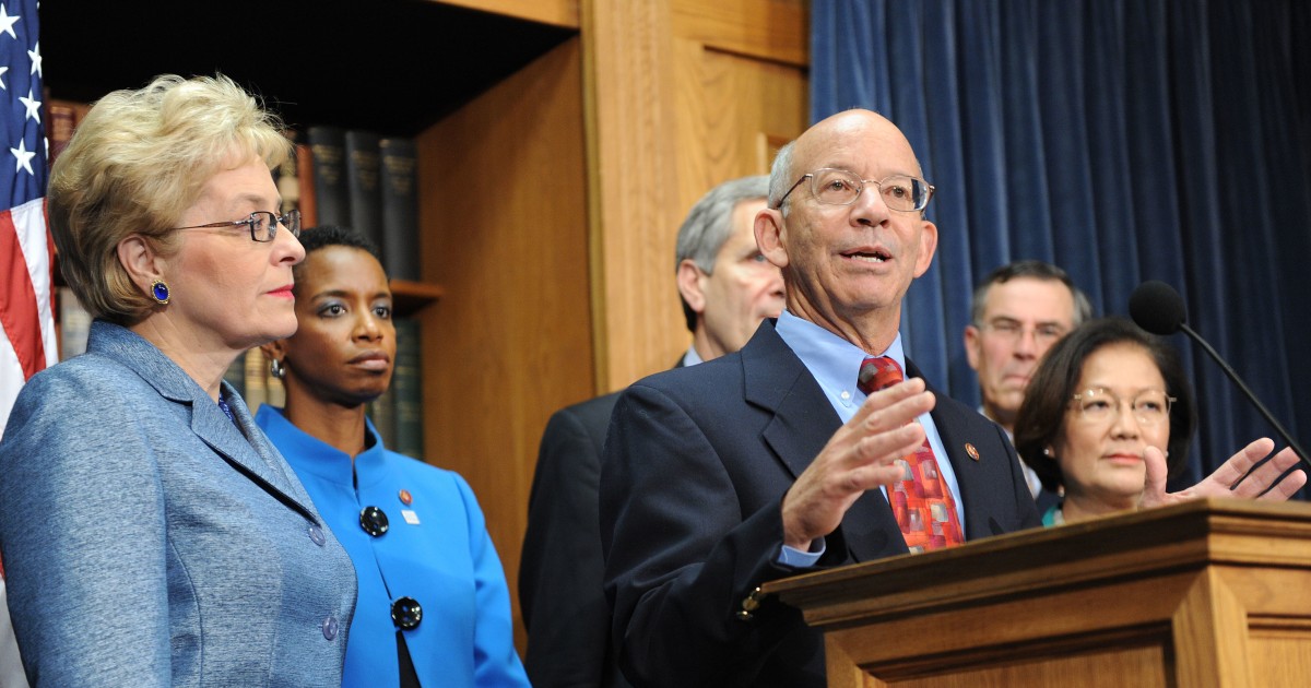 Rep. Defazio: There is no fiscal cliff; Dems should wait to negotiate