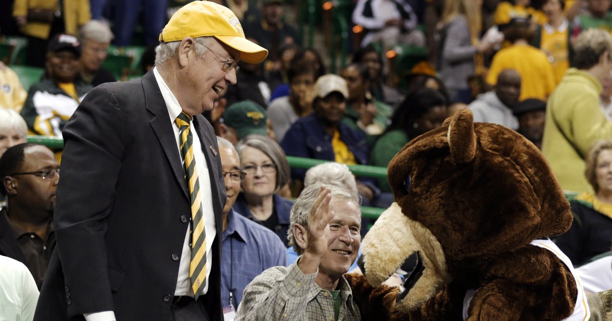 Bush hanging out with Ken Starr, watching basketball
