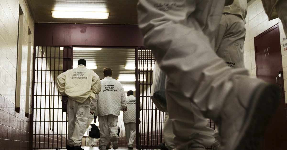 Alabama inmates stage protest over free labor system