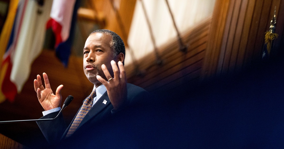 As Bush struggles, Carson and Trump jostle for conservative dominance