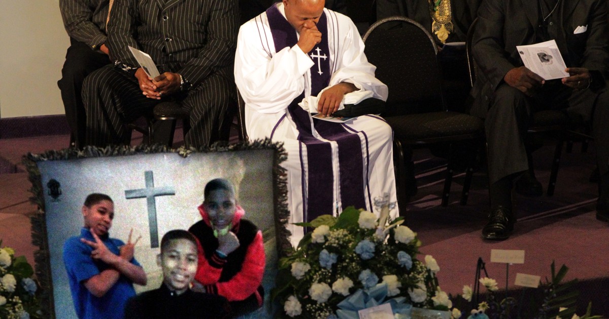 Tamir Rice shooting: One year after Cleveland boy was killed, case drags on