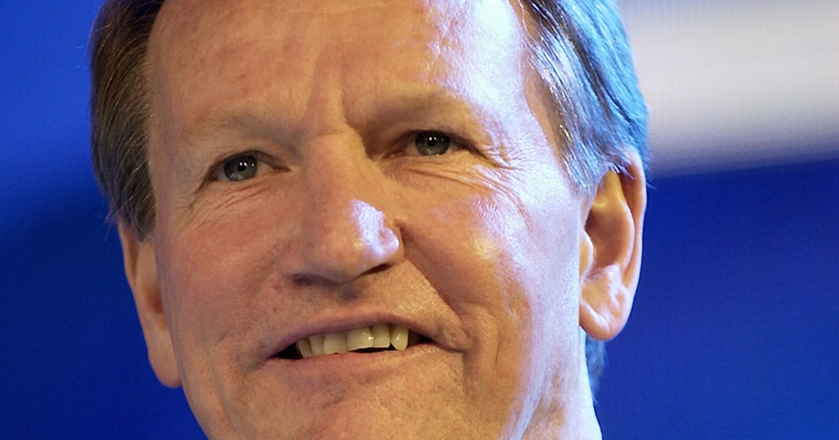 GM’s CEO takes control of auto giant’s North America division